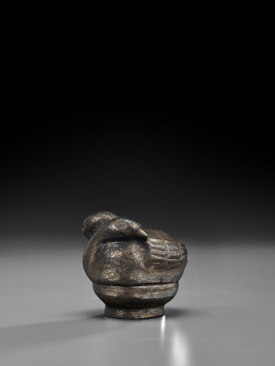 A RARE SMALL SILVER BIRD-FORM BOX AND COVER — Окунитесь в историю ...