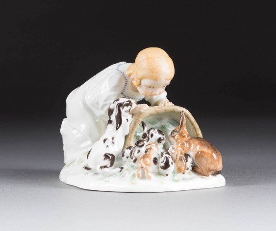 MAX BOCHMANN Meißen 1874 - 1942 KIND MIT KANINCHEN
