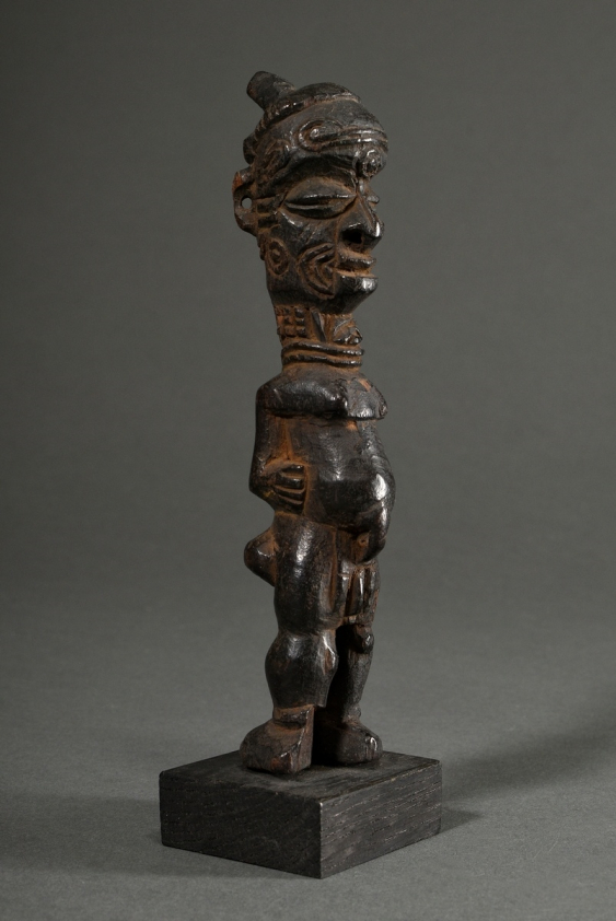 Alte Figur der Lulua, Zentral Afrika/ Kongo (DRC), Anfang 20.Jh., Holz ...