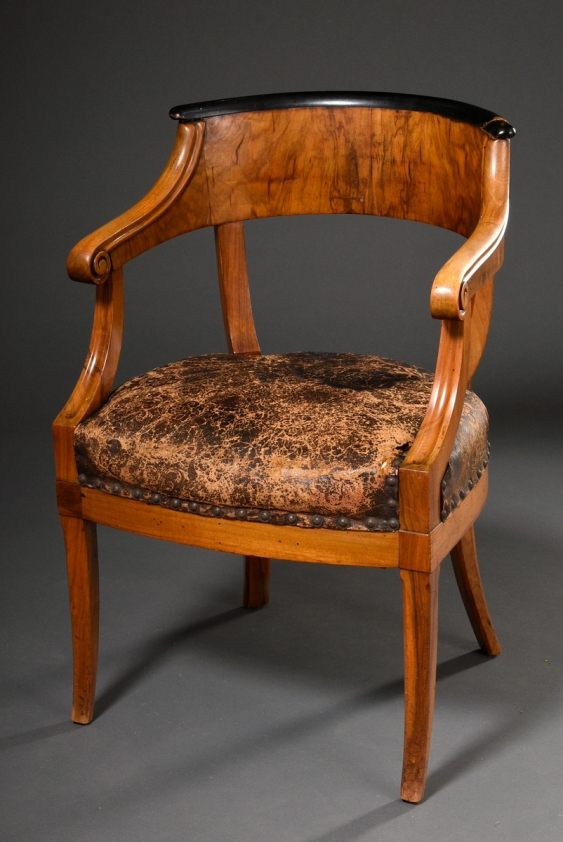Biedermeier Armlehnsessel auf Säbelbeinen mit halbrunder Schaufellehne ...
