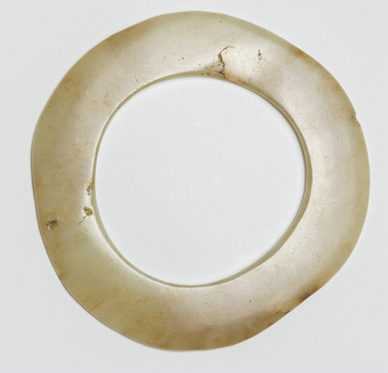 Unregelmäßiger 'Yuan'-Ring aus Jade