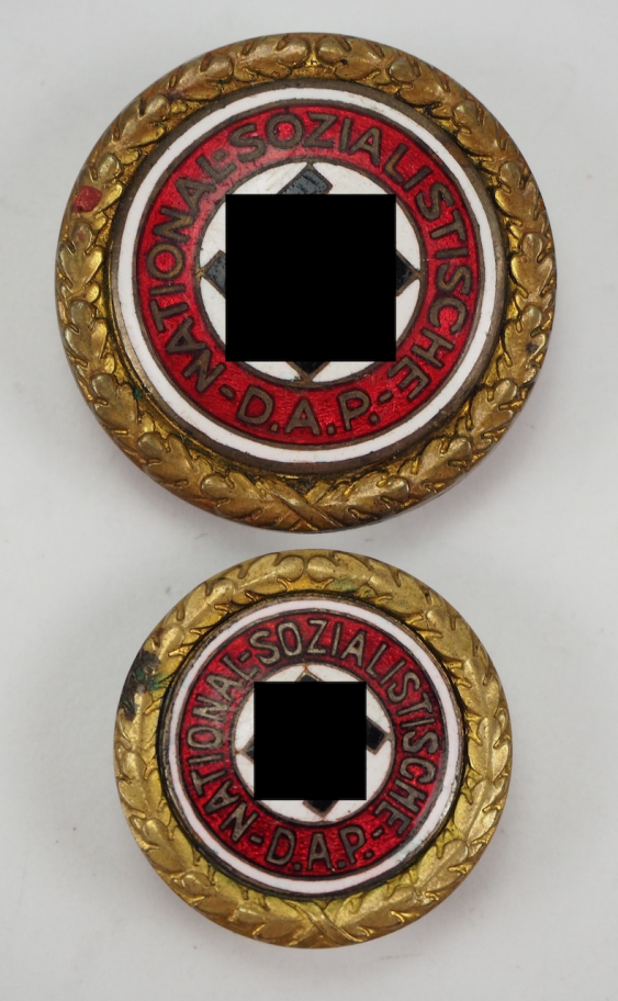 Goldenes Parteiabzeichen der NSDAP, Große und Kleine Ausführung ...