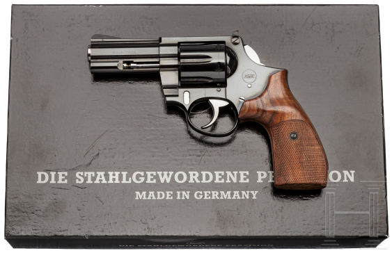 Revolver Korth "Combat", im Karton