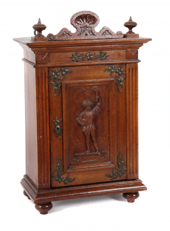 Historismus-Schränkchen mit Figurenrelief Ende 19