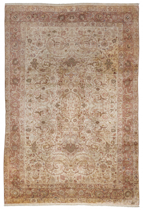 A SILK AND METAL-THREAD CARPET — Entdecken Sie seltene und ...