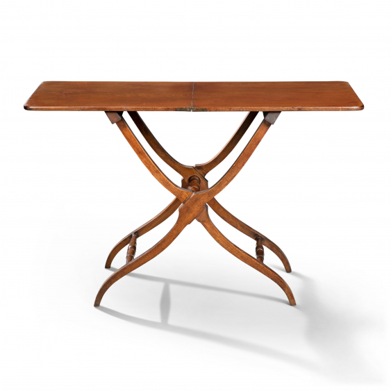 A VICTORIAN MAHOGANY COACHING TABLE