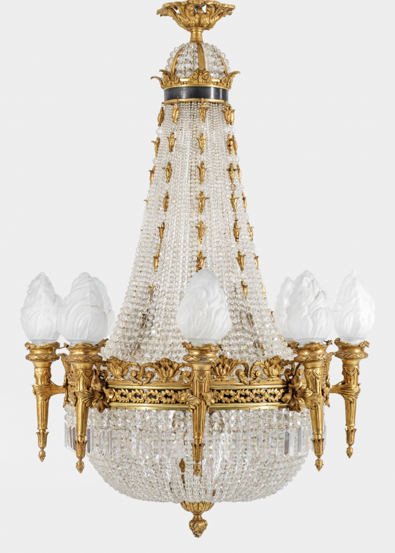 Großer Deckenlüster im Louis XVI-Stil