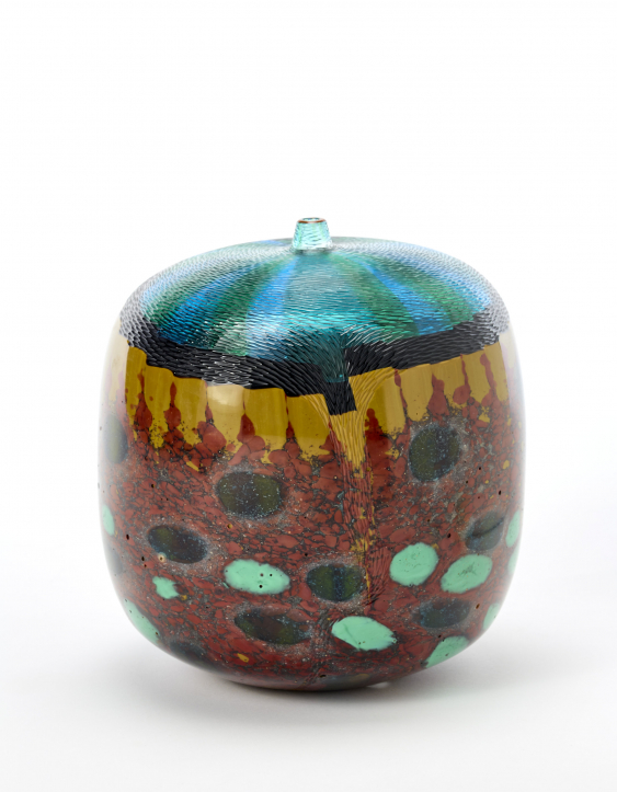 Vase with cylindrical body and truncated cone collar